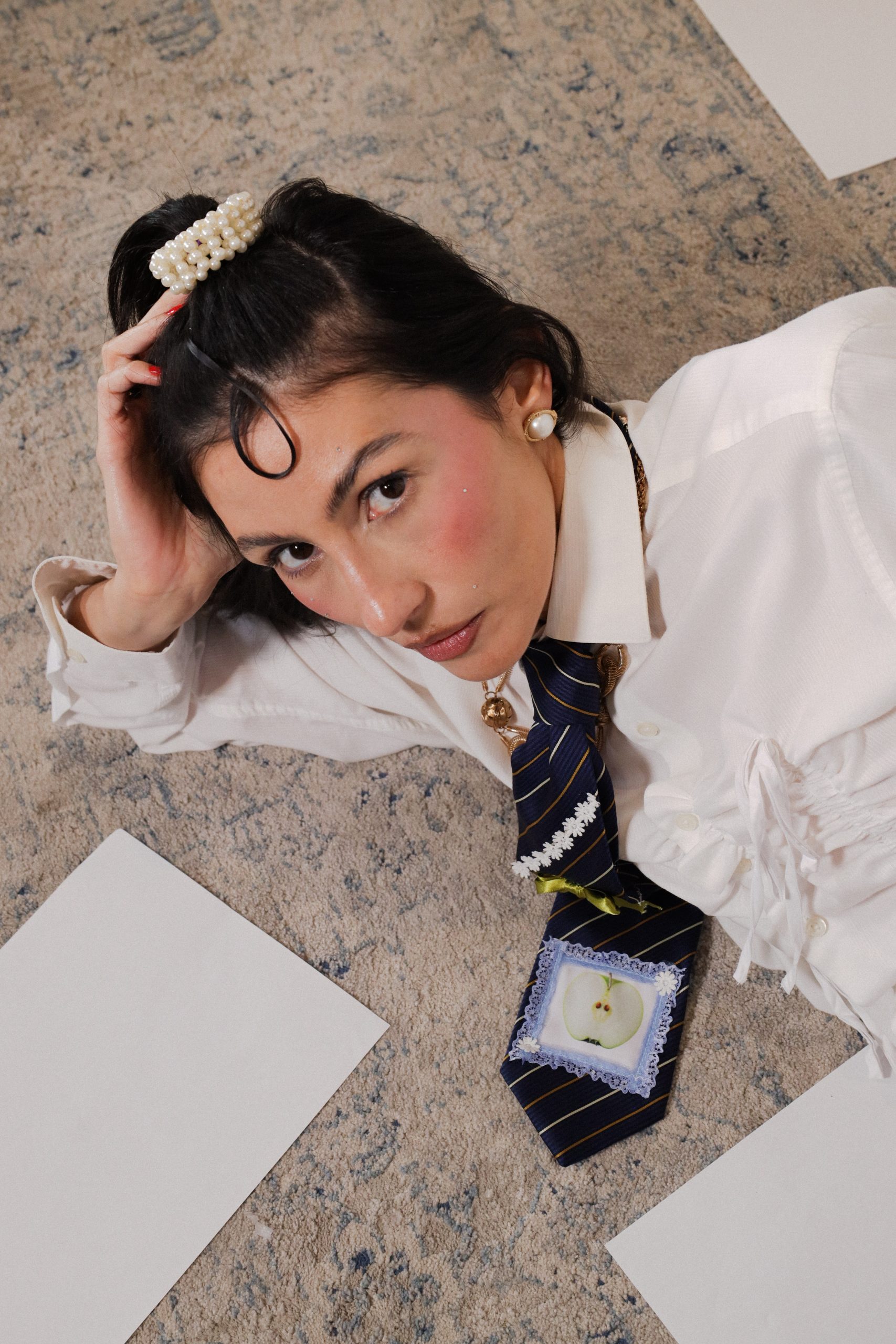 COVER: Un día en la oficina con Daniela Spalla - Meow Magazine | Meow Magazine, Onomatopoeia of ...